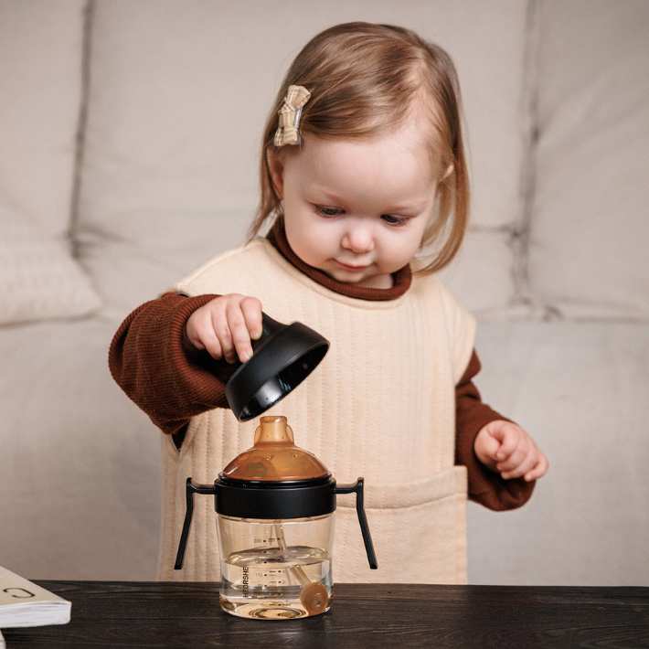 A Smooth Transition from Bottle to Sippy Cup: The Ultimate Guide